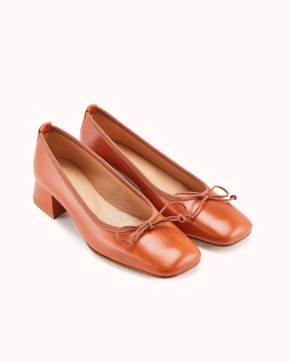 See all shoes – COSMOPARIS